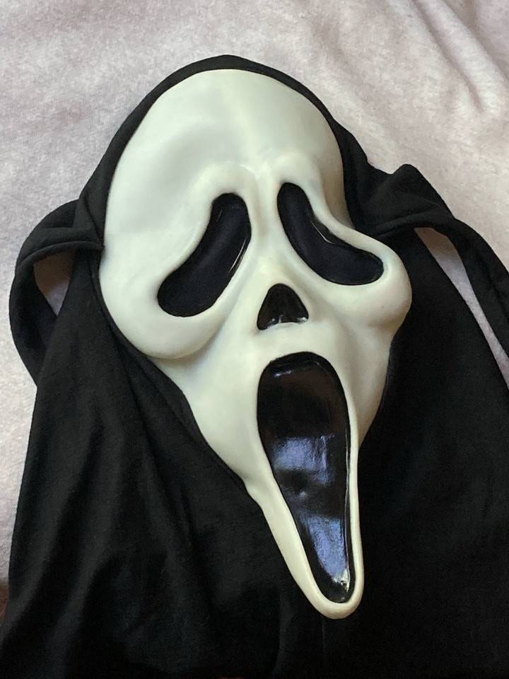 Fun World Div Gen 1 Second Dimple Cotton Shroud Glow Ghostface Mask | eBay