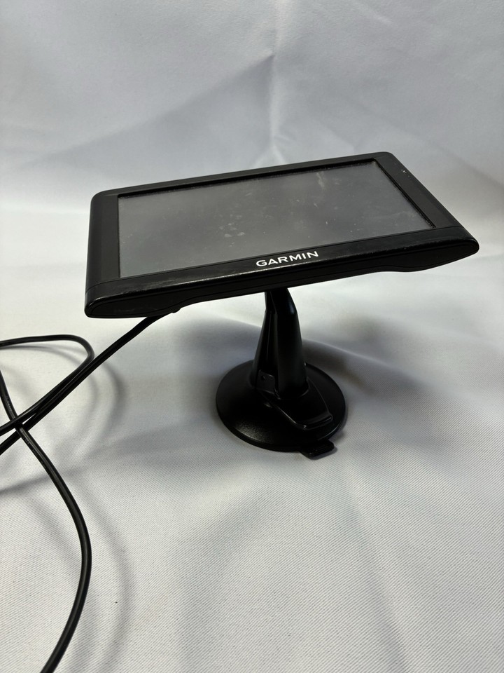Garmin Automotive Mountable GPS Unit with Car Charger and Mount | eBay