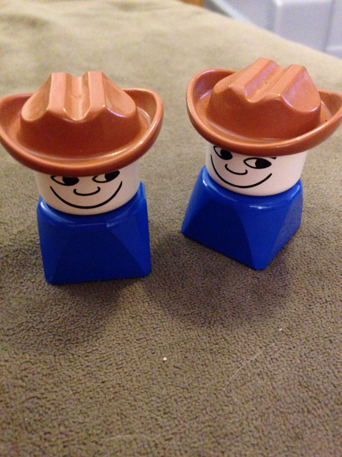 Vintage Lot 2 Lego Duplo COWBOYS for Rodeo Horse Cart 1980 Very Rare ...