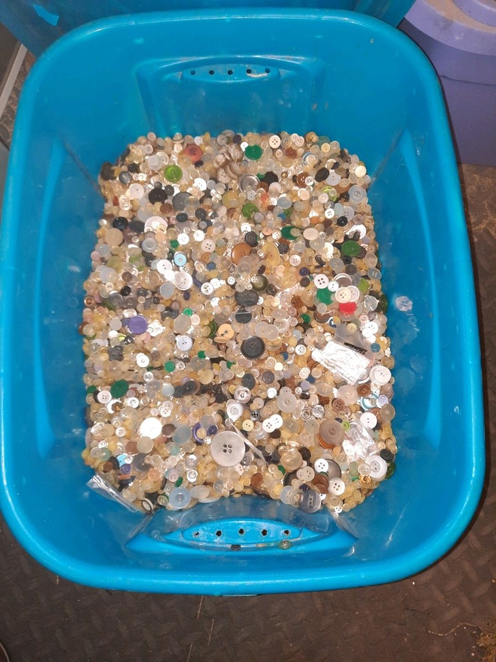 BUTTONS Vintage over 1 Lbs Old Mixed LOT for Crafts Etc. USED | eBay