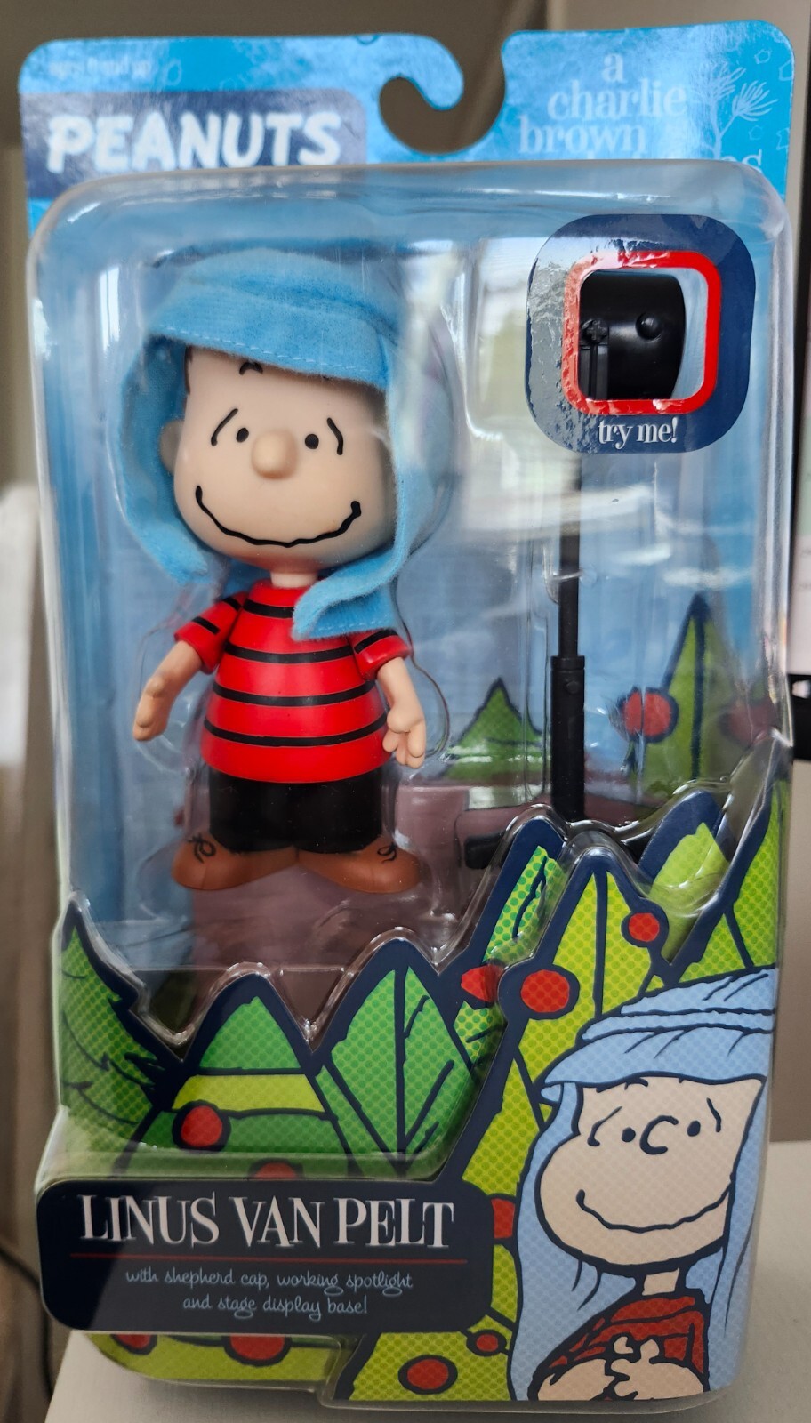 Linus Figure With Working Light - Charlie Brown Christmas Memory Lane ...