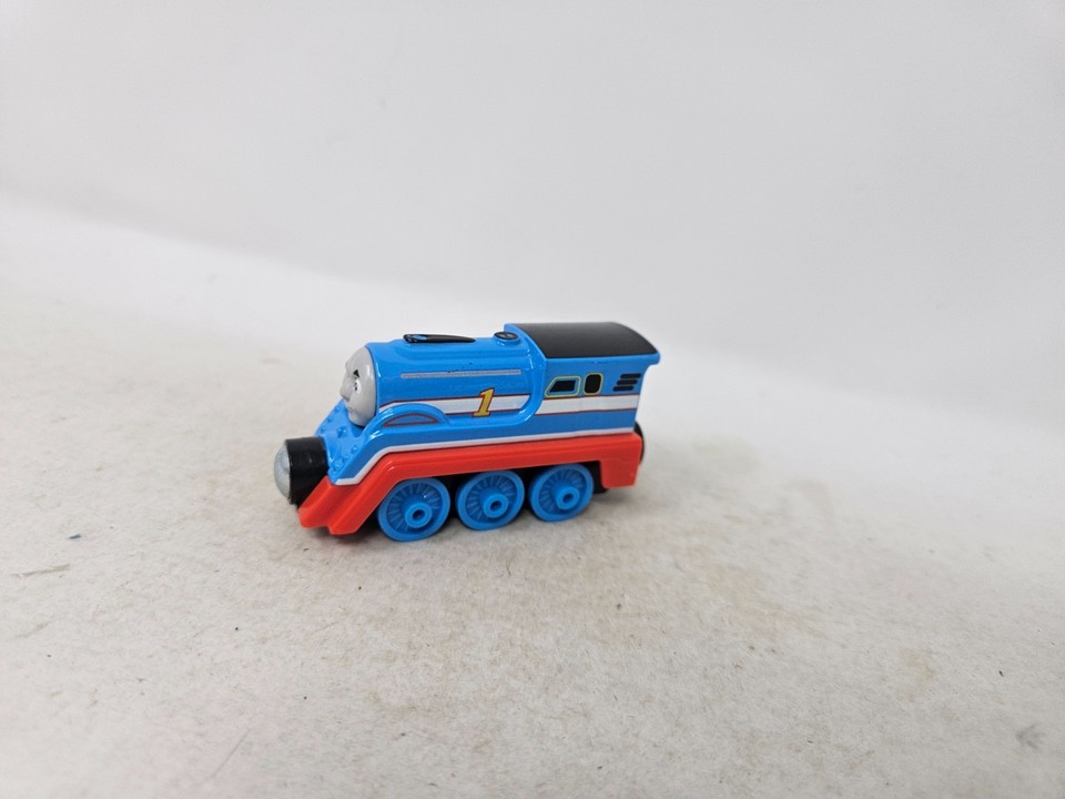Thomas & Friends Diecast Streamlined Thomas Take Along N Play Tank ...