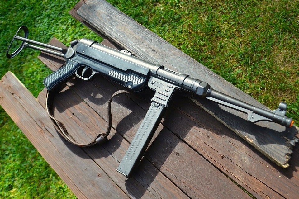 Non-Firing Denix Replica German MP40 Submachine Gun - Schmeisser - MP ...