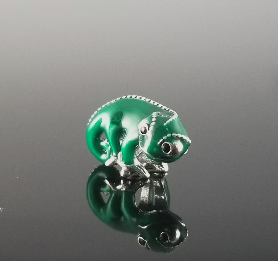 Pandora x Disney Tangled Pascal Color Changing Chameleon Lizard Charm ...