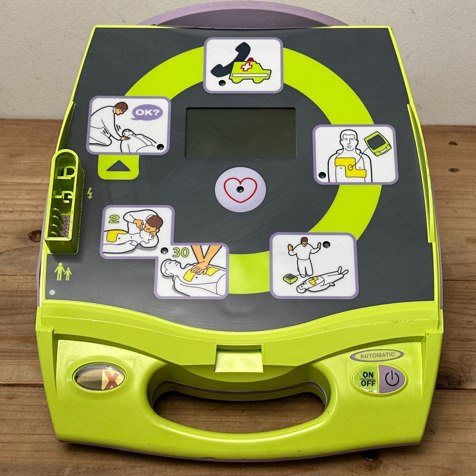 Zoll AED Plus Fully Automatic Defibrillator No Batteries Used Untested ...