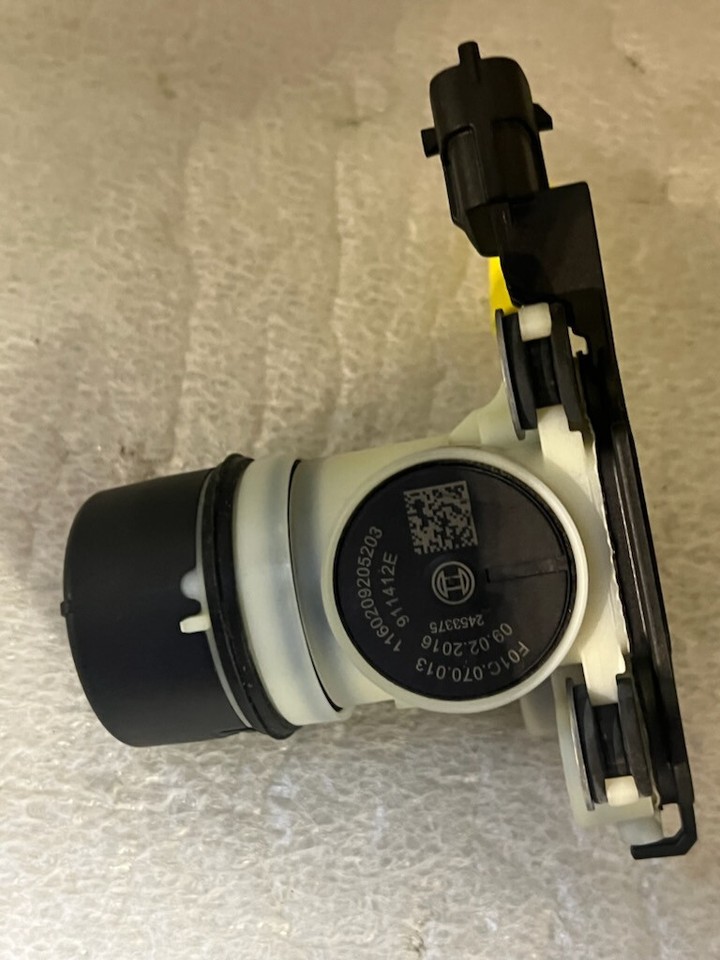 2014-2018 Jeep Grand Cherokee / Dodge Ram DEF Exhuast Fluid Diesel Pump ...