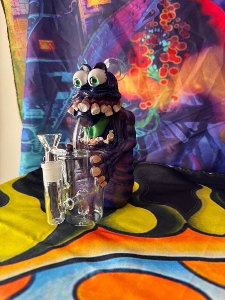 Bong EVIL Monster Buck Tooth Monster Shape Hookah PVC Water Pipe Bong ...