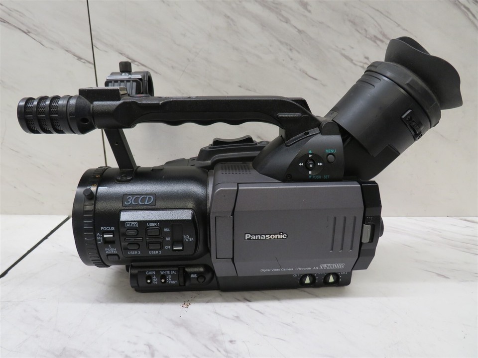 Panasonic AG-DVX100B 3CCD Professional Digital MiniDV Camcorder MIC ...