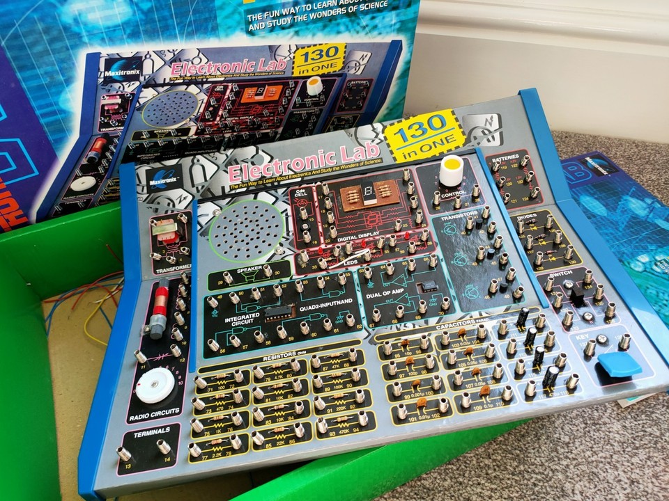 Maxitronix Electonic Lab 130 in 1 - Electronics Education Set - 1999 ...