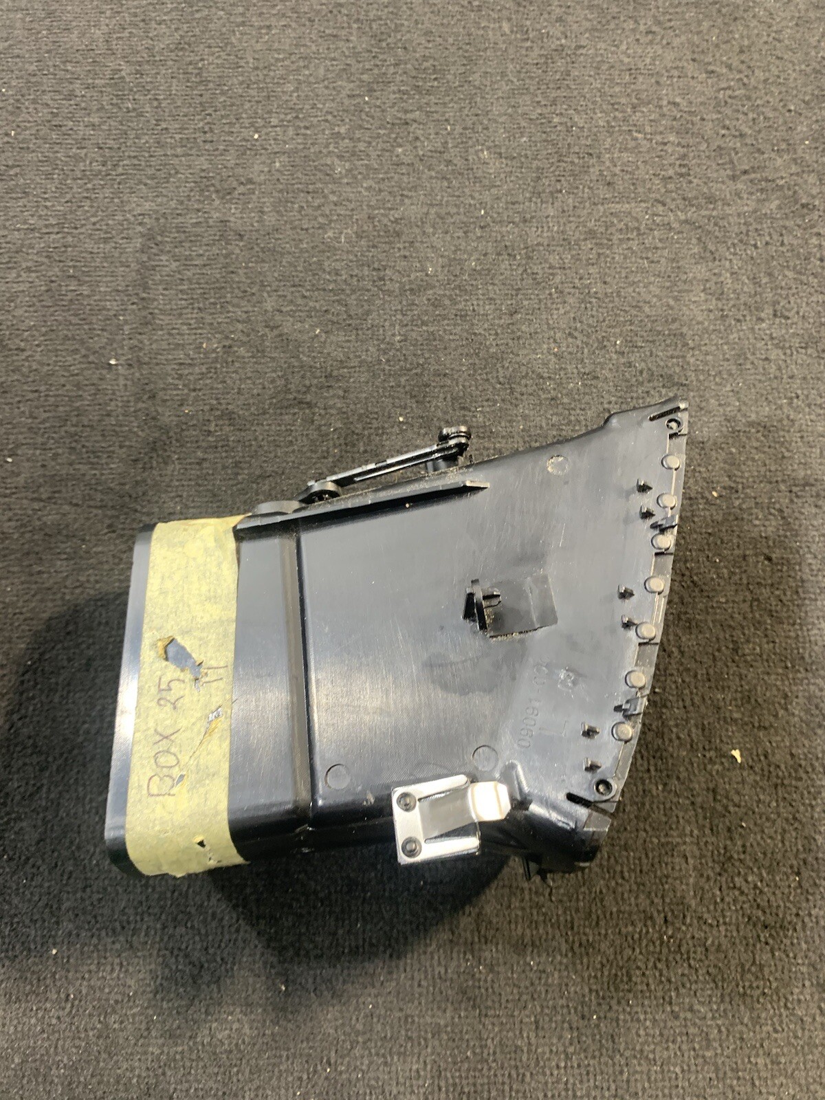 2017 Mercedes-Benz GLE W166 Center Dashboard Air Vent Trim A1668306101 ...