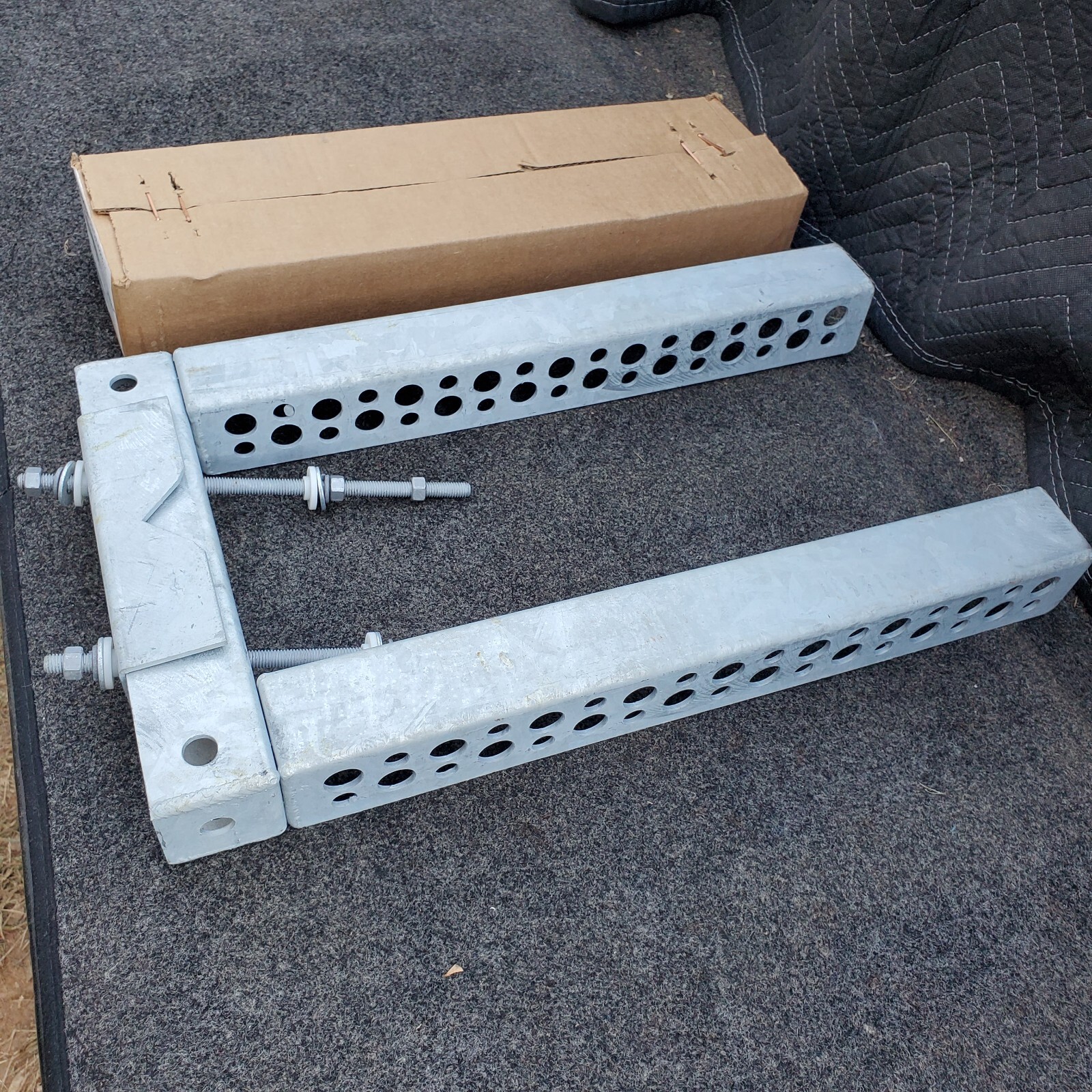 Dual Leg Cable Support Bracket Galvanized Steel 20" Rosenberger D ...