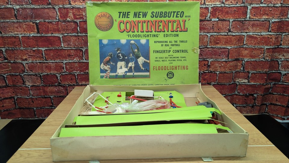 Vintage Subbuteo Continental 'Floodlighting' Edition Set Parts Vintage ...