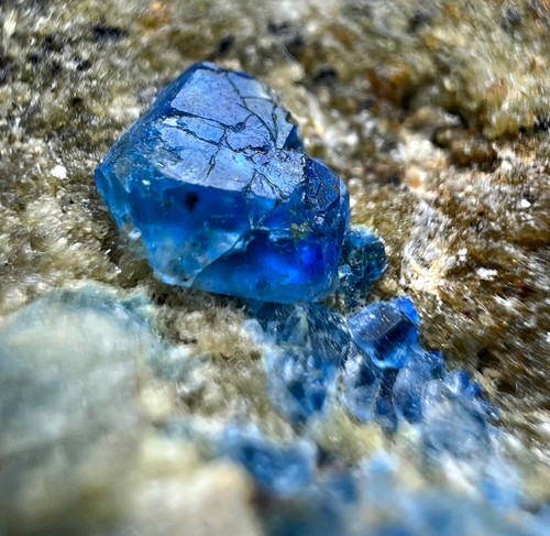 118 CT Extremely Rare, Full Terminated Royal Blue Hauyne Crystals on ...