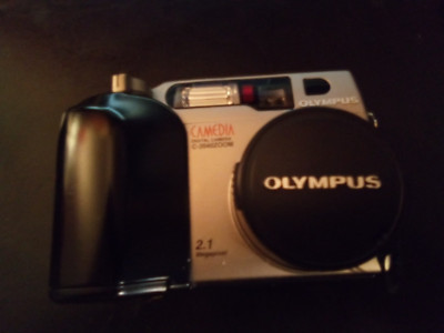 Olympus CAMEDIA C-2040 Zoom 2.1 MP Digital Camera. For Parts ...