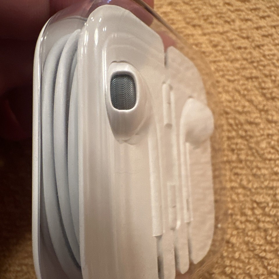 Original Apple EarPods Headphones Plug Earbuds iPhone iPad 3.5mm (New ...