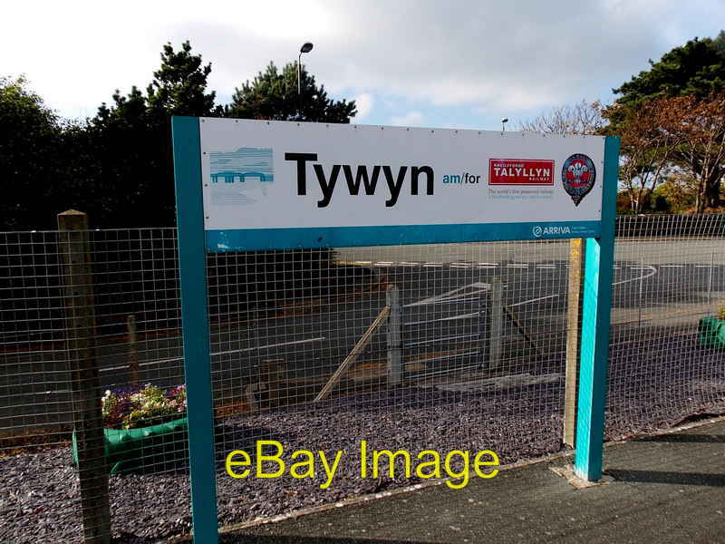 Photo 6x4 Tywyn railway station name sign The Arriva Trains Wales sign ...