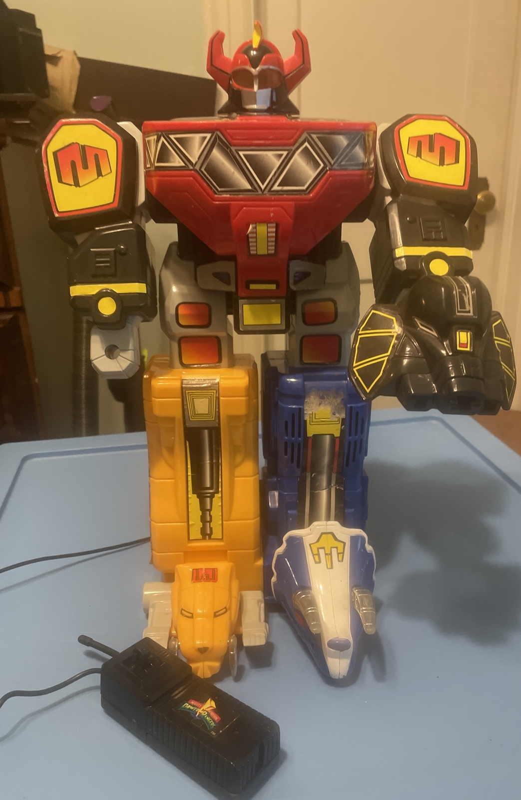 Vintage 1994 Mighty Morphin Power Rangers Remote Controlled Megazord ...
