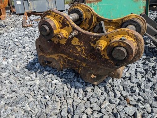 Miller Hydraulic Excavator Coupler; 70 mm Pins; Fits: Cat 315/316 ...