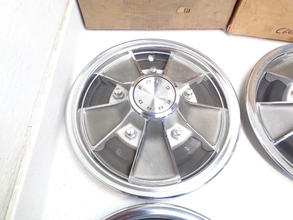 66 67 68 FORD FAIRLANE MUSTANG GT ACCESSORY NOS 14" MAG WHEEL COVERS ...