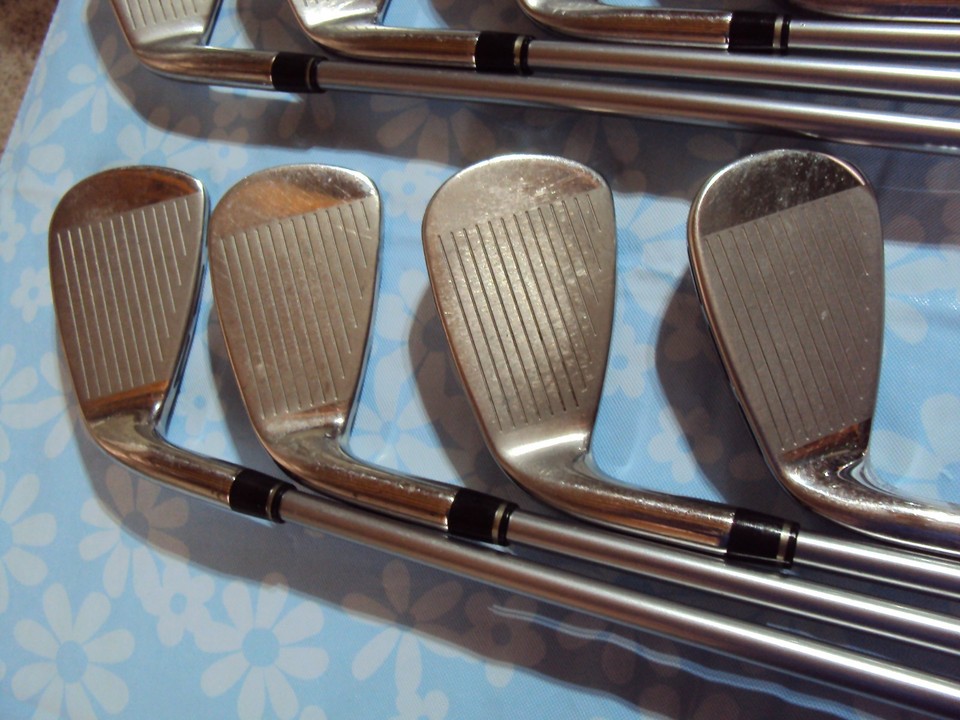 Wilson Staff C200 Iron Set 4-GW Right-Handed w/Regular Flex Graphite ...