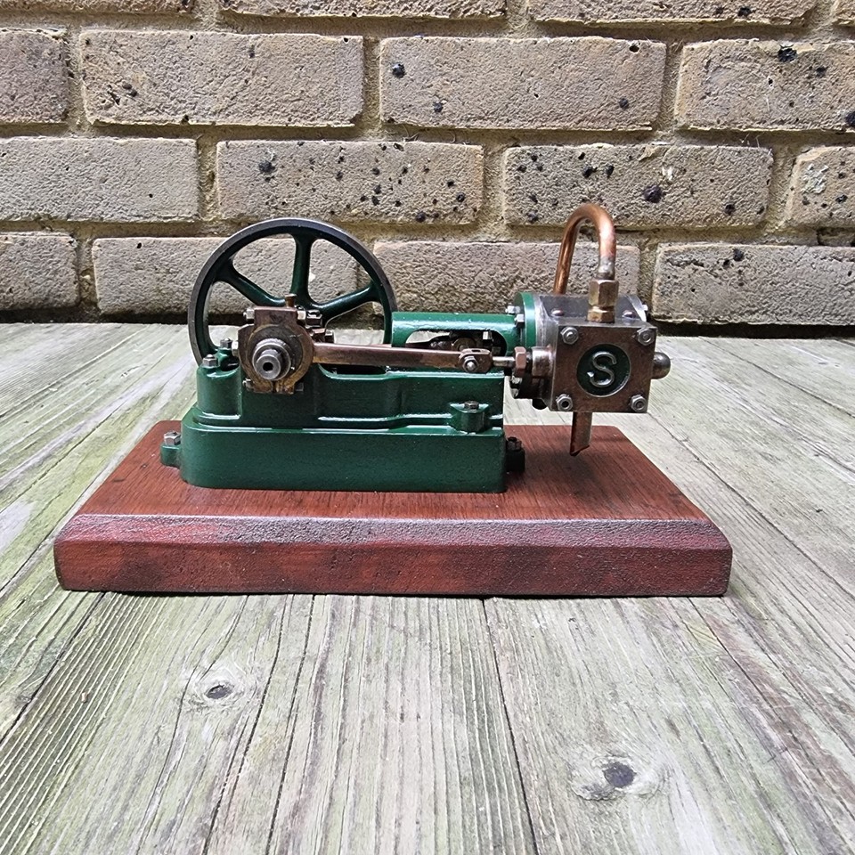 Live steam Stuart Turner horizontal mill engine. Runs well, see video ...