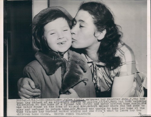 1955 Cincinnati Helen Finkle Ruth Finkle Police Search Wire Photo 7X9 ...