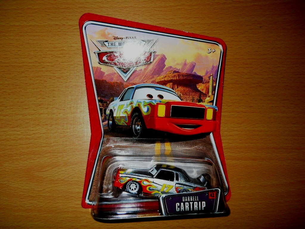 The World Of Cars #17 Darrell Cartrip Racer Disney Pixar Mattel 1/64 New