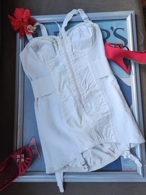 Vintage GLAMORISE full body GIRDLE - garters - low v-back - Med 38B | eBay