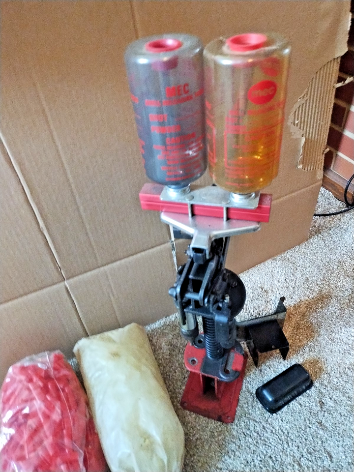 MEC Reloader 600 Jr, 410 Gauge, With 2 Open Bags of wads, and MEC 410 E ...