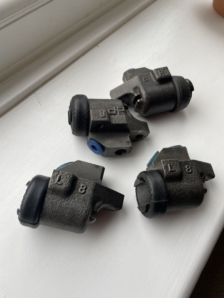 LOCKHEED BRAKE WHEEL CYLINDERS 4241-551 New Old Stock WOLSELEY 1500 ...