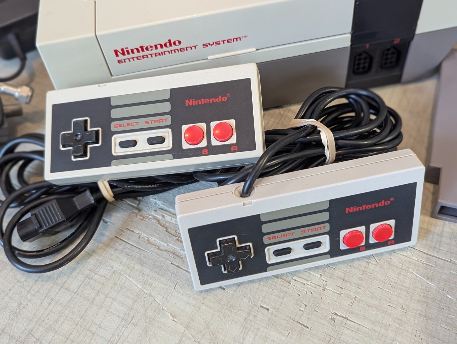 Original Nintendo NES Console Bundle 2 Controllers Games Zapper 1 Year ...