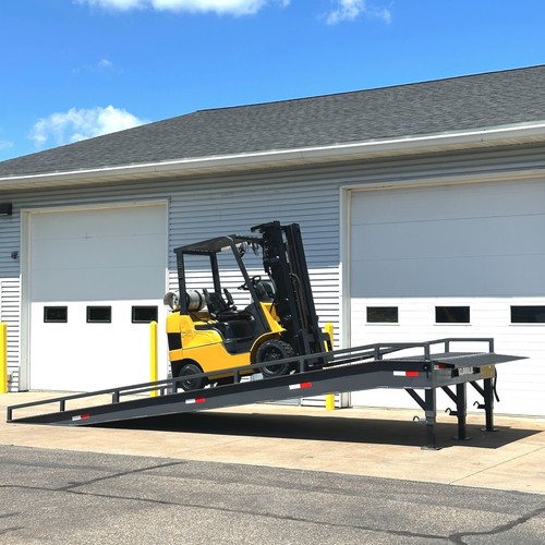 NEW 22-ft Portable Loading Dock Yard Ramp Forklift 32,000-lb Adjustable ...