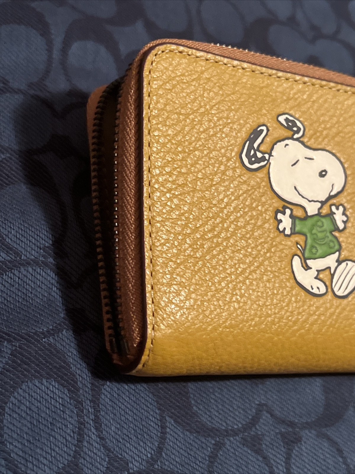 NEW COACH X PEANUTS Small Zip Around Wallet With Snoopy Walk Motif ...