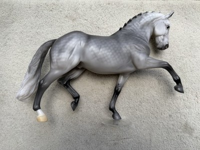 SUPER Breyer BreyerFest Horse #10469 Seize The Day Surprise Dapple Grey ...