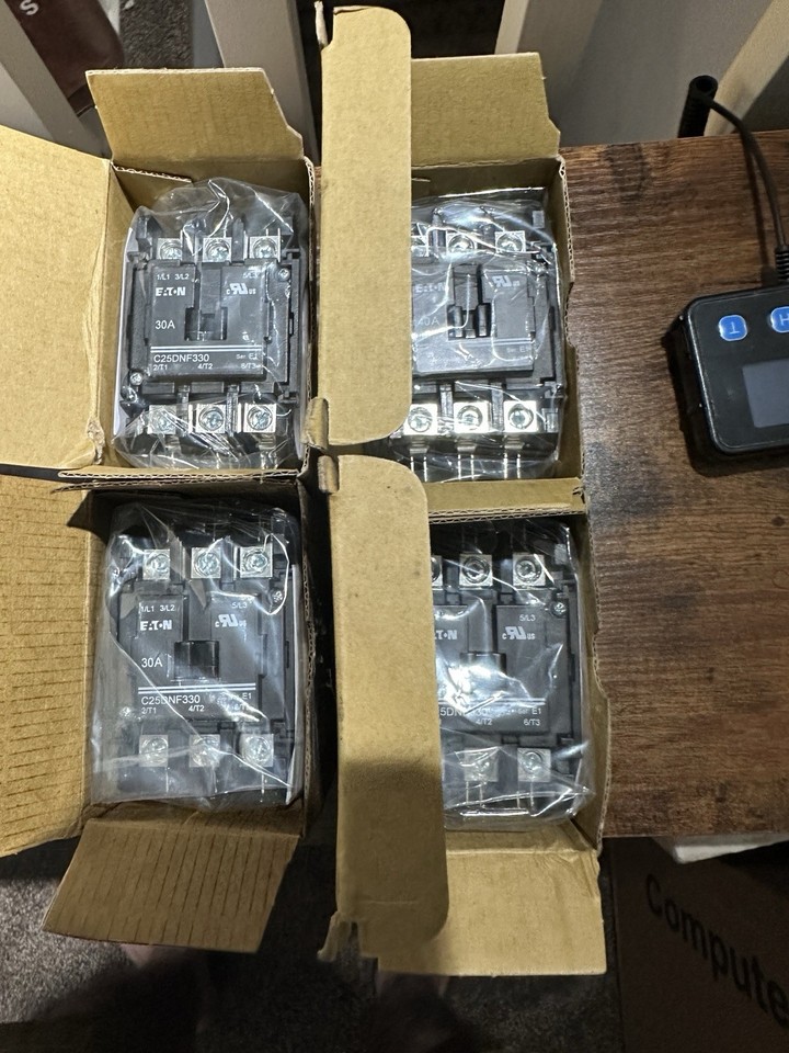 NEW IN BOX EATON - C25DNF330B (3) / C25DNF340B(1) CONTACTORS | eBay