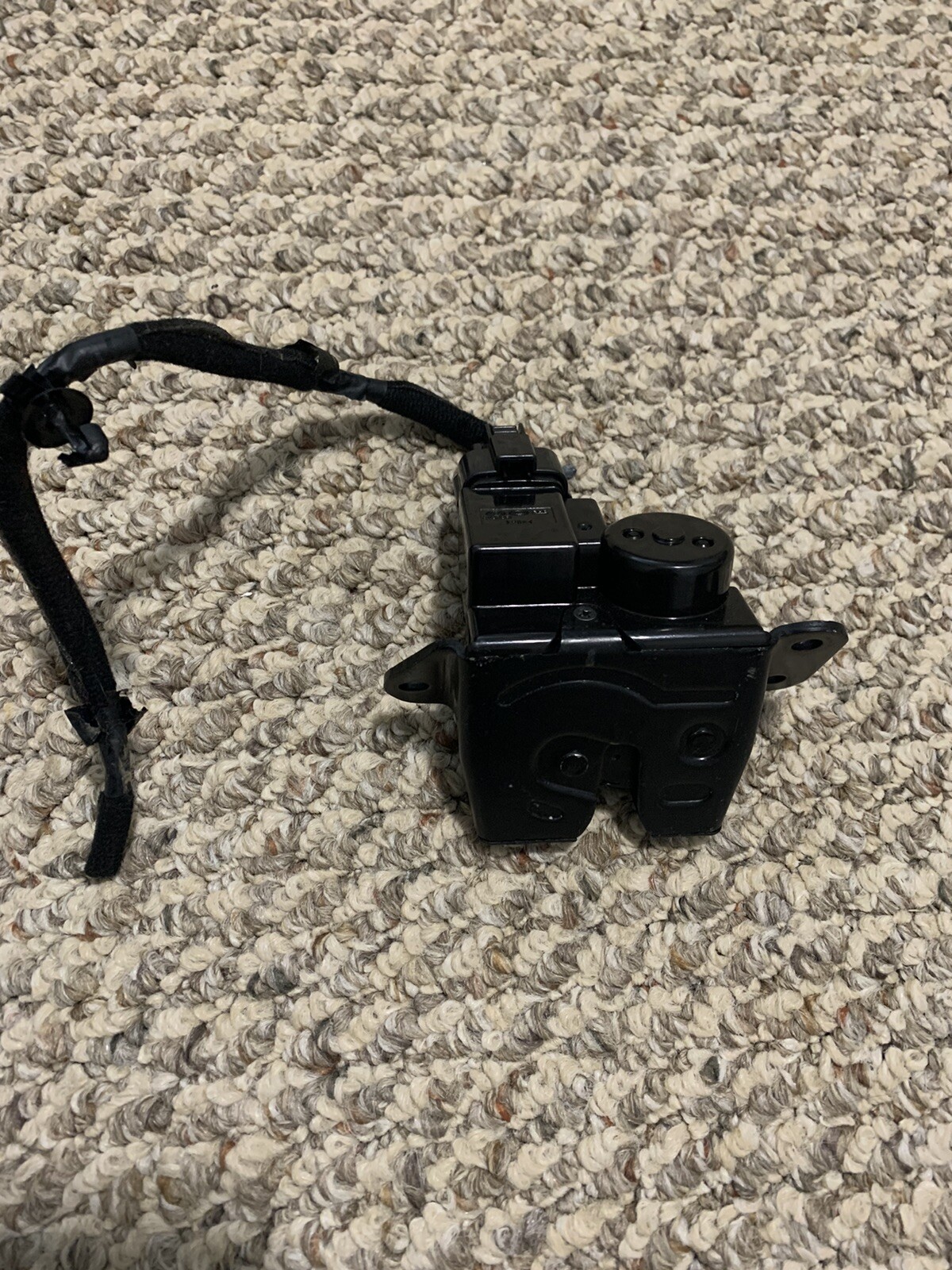 07 08 09 10 11 12 OEM Kia Rondo Rear Trunk Actuator Lock Unlock Module ...