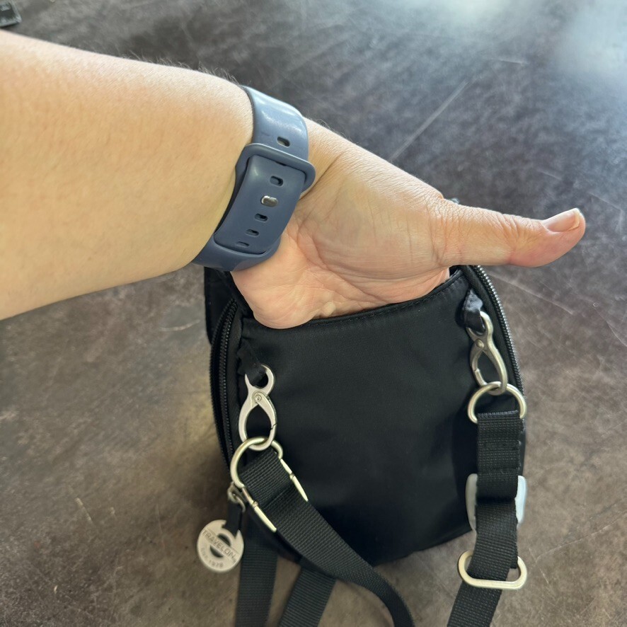 Travelon Crossbody Hip Bag Black Quilted Pockets Full Zip Flashlight ...