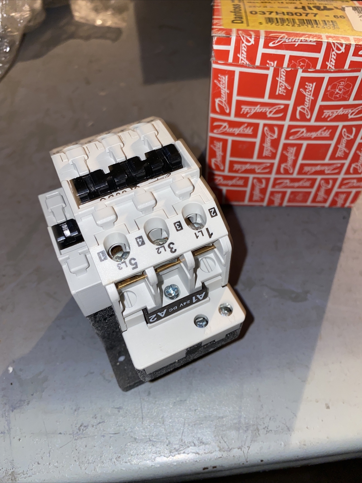 DANFOSS CI 30DC 24 - 037H8077 Max 30A 15kw/ 3NO, 24 VDC Coil RHA | eBay