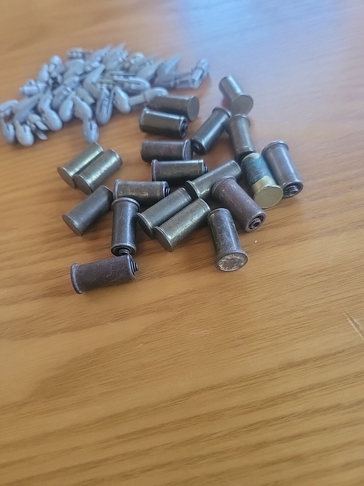 Mattel Shootin' Shell 20 Brass Spring-loaded Cartridges & 40 Plastic ...