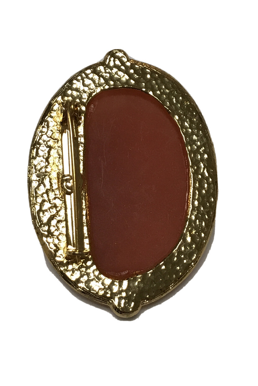 VINTAGE GOLD TONE FAUX CAMEO TWO SISTERS PIN BROOCH - Gem