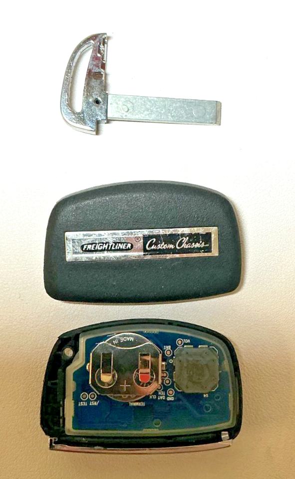 Lot 2 Freightliner Custom Chassis Keyless Entry Remote Key Fob ID 8A ...