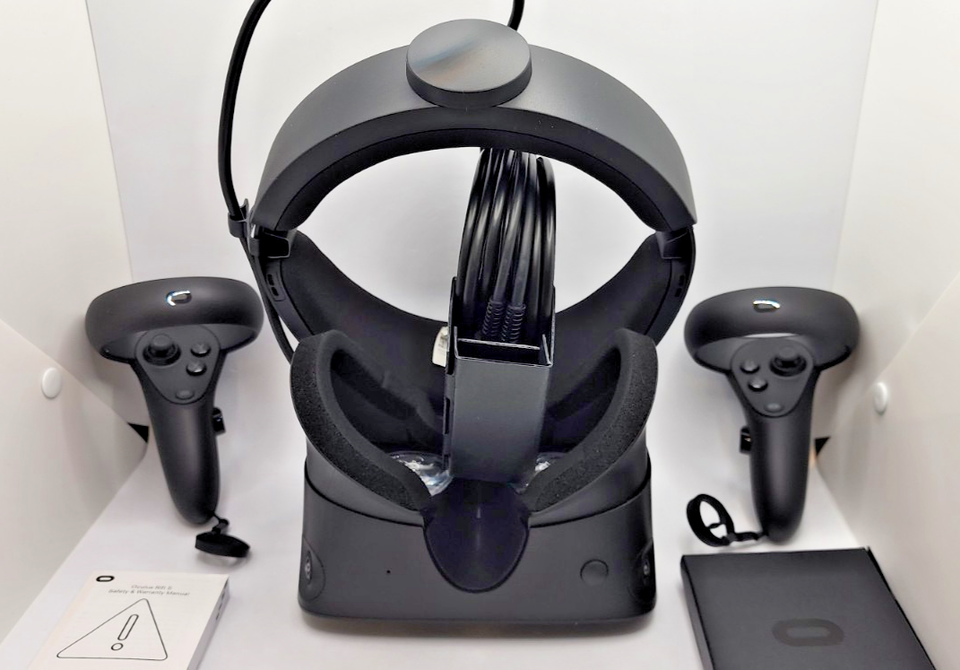 NEW Oculus Rift S PC Powered VR Gaming Headset w/ Controllers FULL KIT 815820020387| eBay