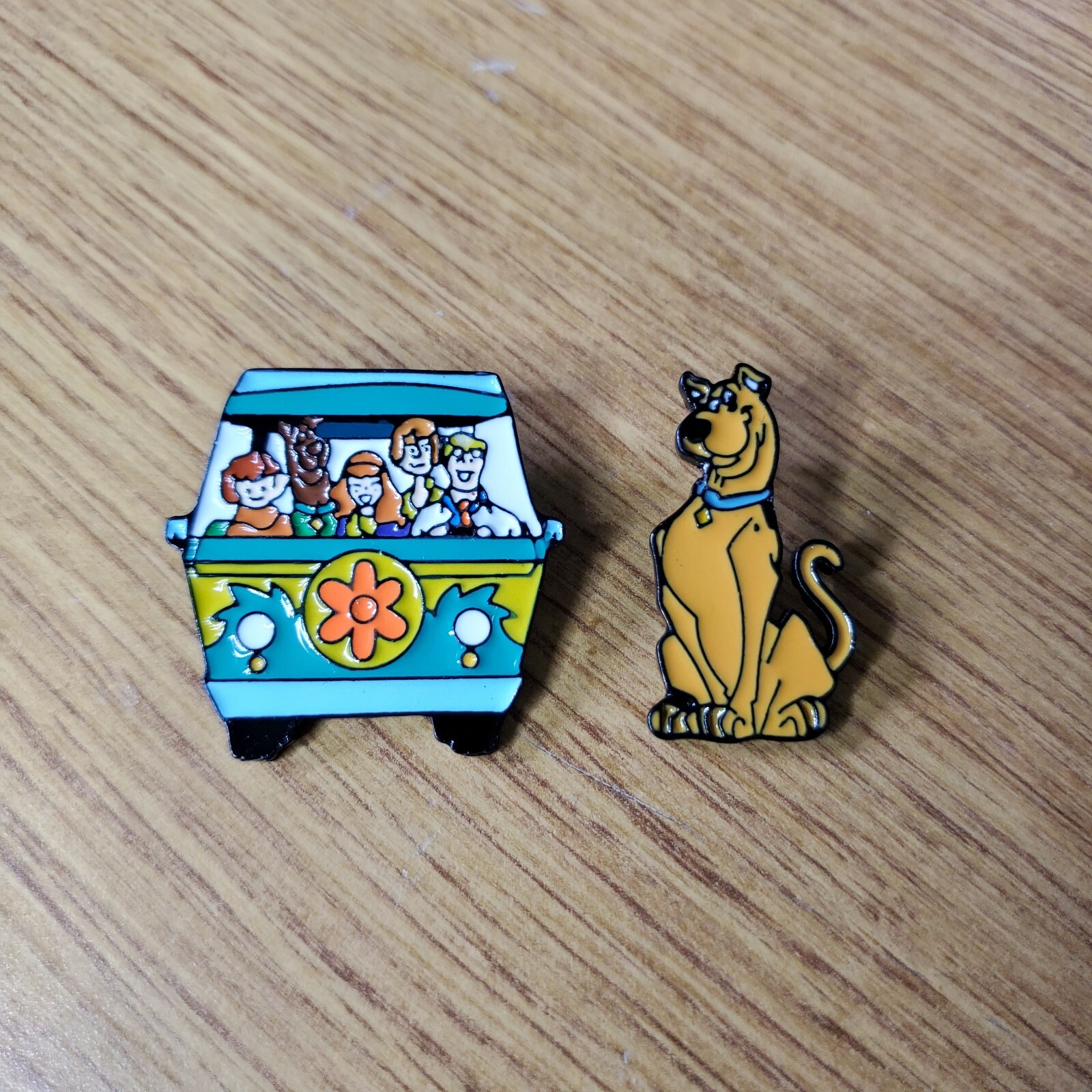 Scooby Doo Pin Set of 2 metal pins 1 1/4 inches tall | eBay