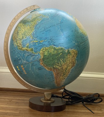 Globes - Lighted Globe