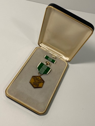 U.S. ARMY, COMMENDATION MEDAL, RIBBON, LAPEL PIN, ARCOM, NAMED | eBay