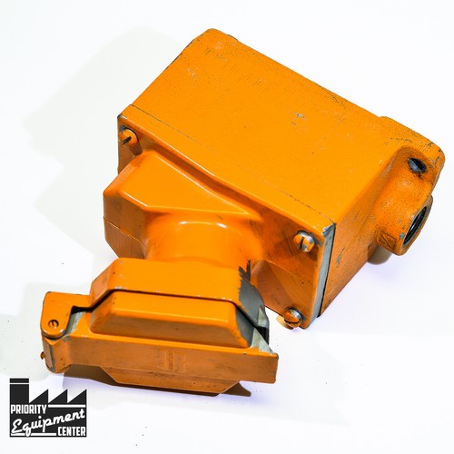 Crouse-Hinds CPS152R-M6 Explosion Proof Female Receptacle - Painted ...
