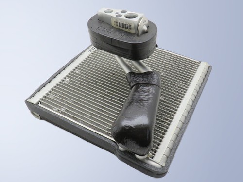 original Verdampfer mit Expansionsventil Klima Denso 5Q1820102 VW Golf ...