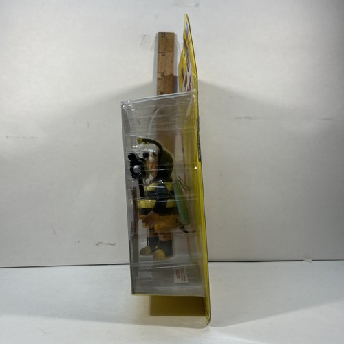 Playmates, The Simpsons Series 5 BUMBLEBEE MAN World of Springfield ...