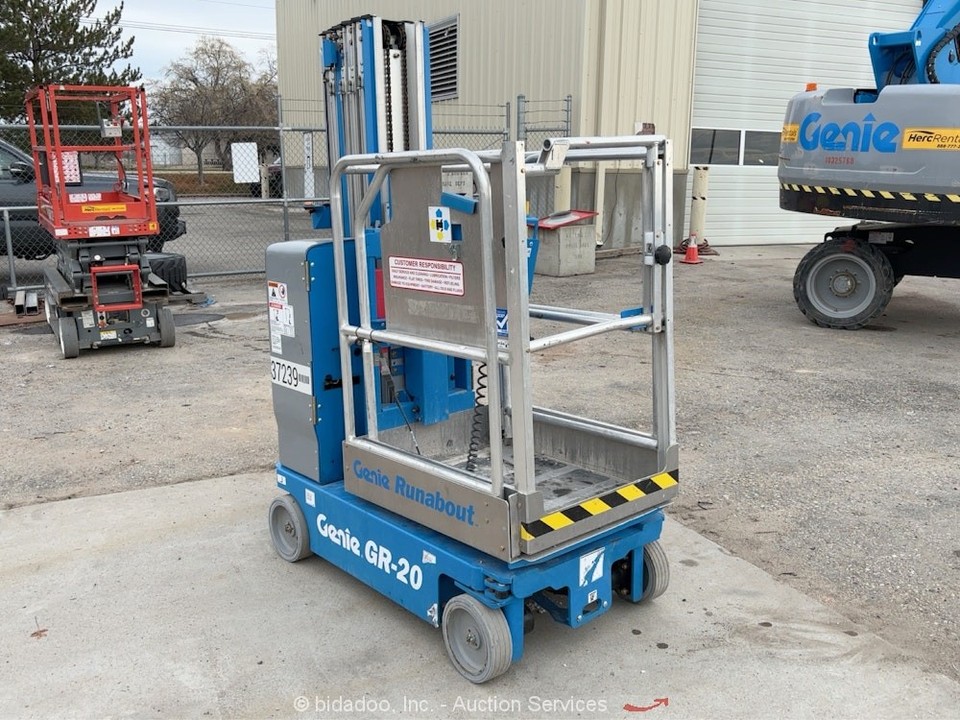 2024 Genie GR-20 20' Electric Mast Lift Portable Man Aerial Push Around ...
