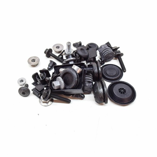 AUDI A3 CABRIO 8V FRONT BONNET HOOD PANEL HARDWARE KIT 8V0098615 | eBay